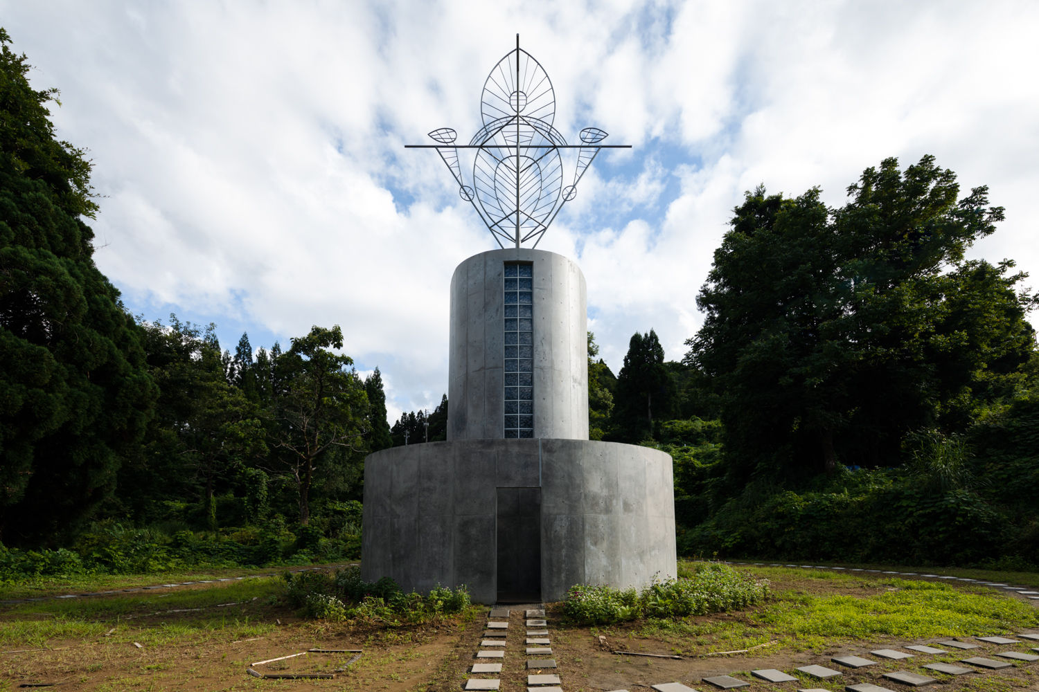 手をたずさえる塔 – 利光収建築設計