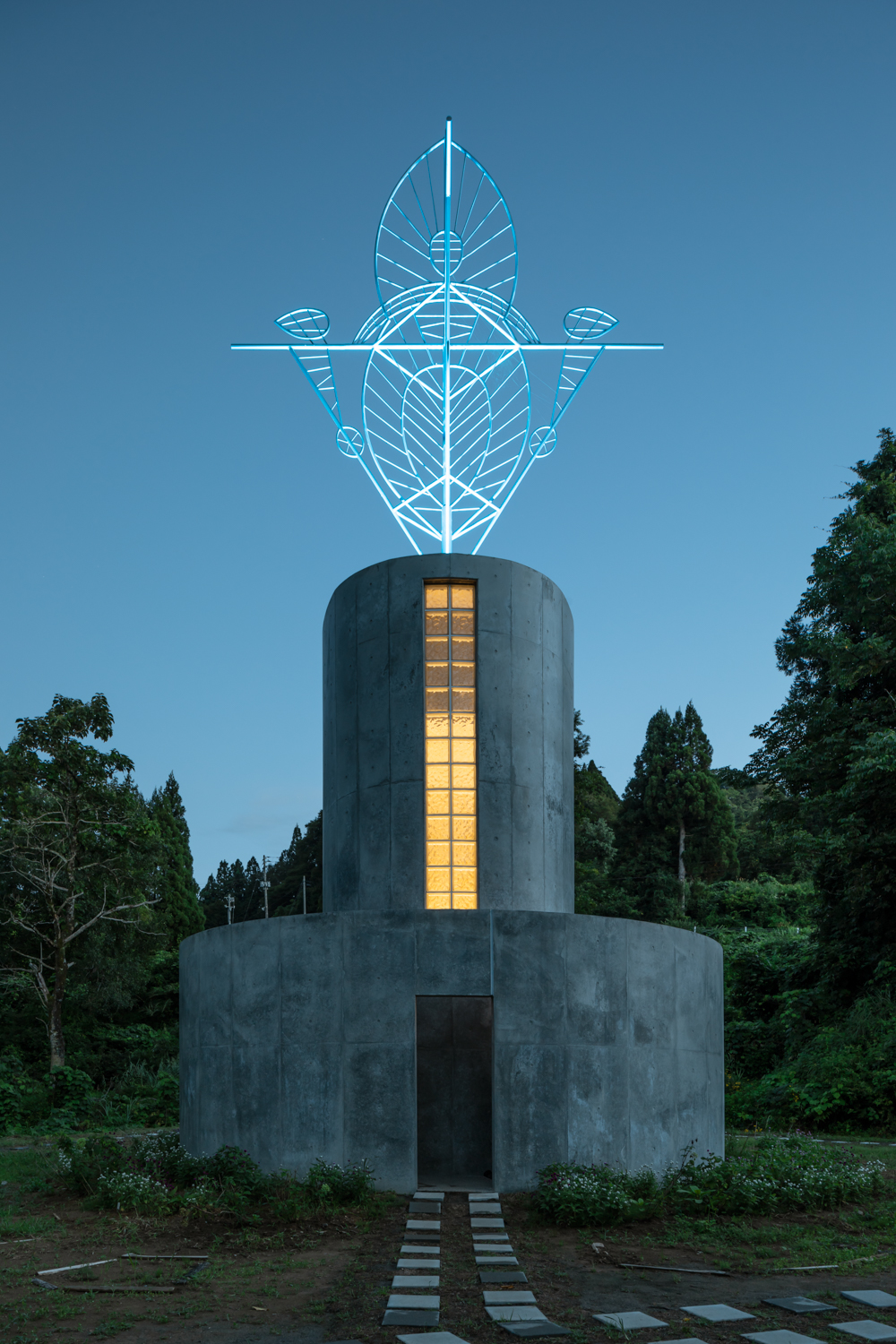 手をたずさえる塔 – 利光収建築設計