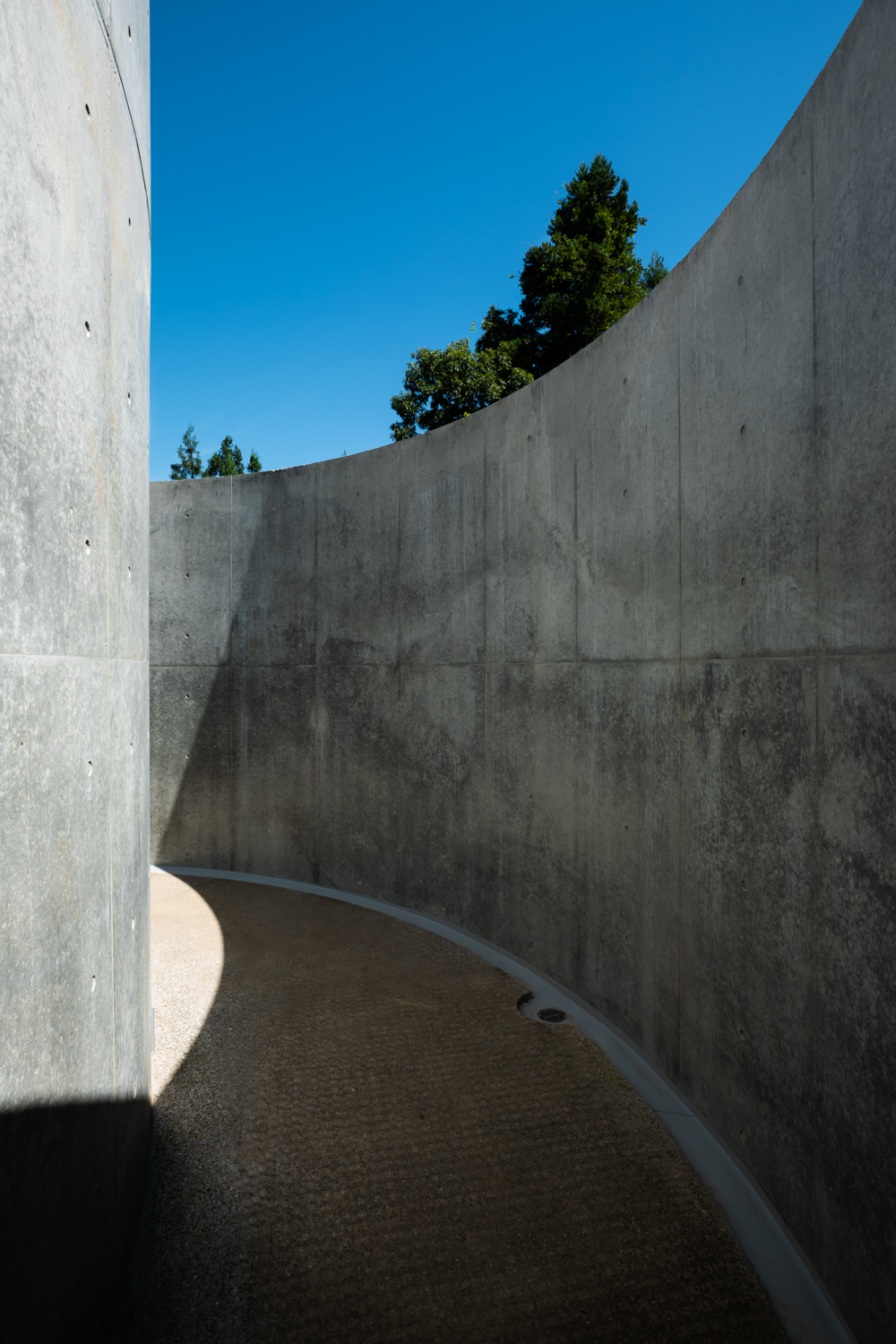 手をたずさえる塔 – 利光収建築設計